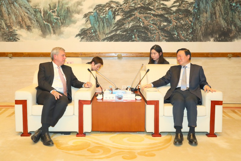 Weng Zuliang Meets with Eduardo Bartolomeo, CEO of Vale
