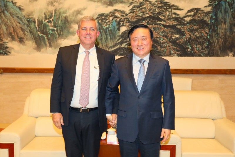 Weng Zuliang Meets with Eduardo Bartolomeo, CEO of Vale